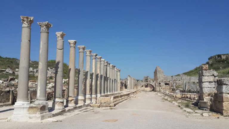 O que sabemos sobre a cidade de Perge mencionada na Bíblia?